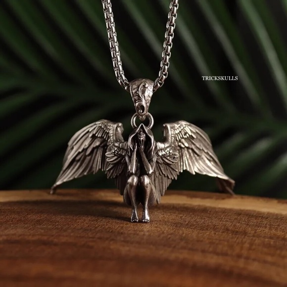 TRICKSKULLS | Accessories | Crouched Hoodie Thinker Winged Angel ...
